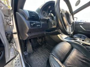 Grey BMW X5 2002 in Kaunas, with an engine capacity of 3.00 L and mileage of 0 thousand km for 2350 €, photo 19 on AUTOMOTO.COM.LV