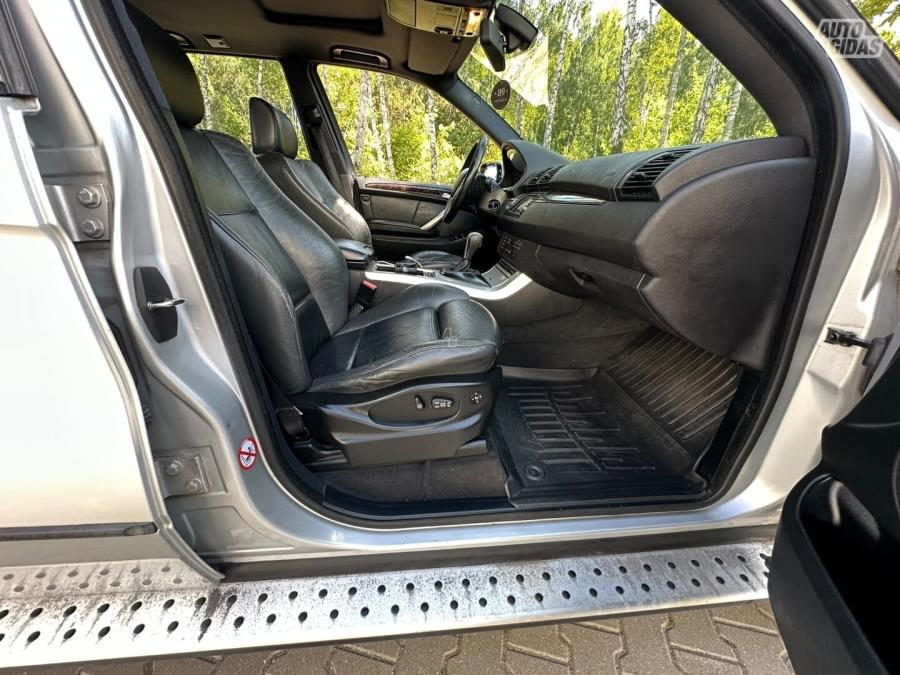 Grey BMW X5 2002 in Kaunas, with an engine capacity of 3.00 L and mileage of 0 thousand km for 2350 €, photo 22 on AUTOMOTO.COM.LV