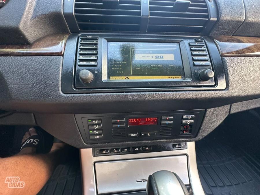 Grey BMW X5 2002 in Kaunas, with an engine capacity of 3.00 L and mileage of 0 thousand km for 2350 €, photo 23 on AUTOMOTO.COM.LV