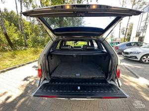 Grey BMW X5 2002 in Kaunas, with an engine capacity of 3.00 L and mileage of 0 thousand km for 2350 €, photo 25 on AUTOMOTO.COM.LV
