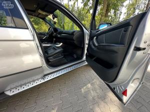 Grey BMW X5 2002 in Kaunas, with an engine capacity of 3.00 L and mileage of 0 thousand km for 2350 €, photo 26 on AUTOMOTO.COM.LV
