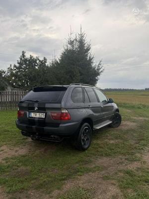 Grey BMW X5 2002 in Vilnius, with an engine capacity of 2.93 L and mileage of 301 thousand km for 1050 €, photo 7 on AUTOMOTO.COM.LV