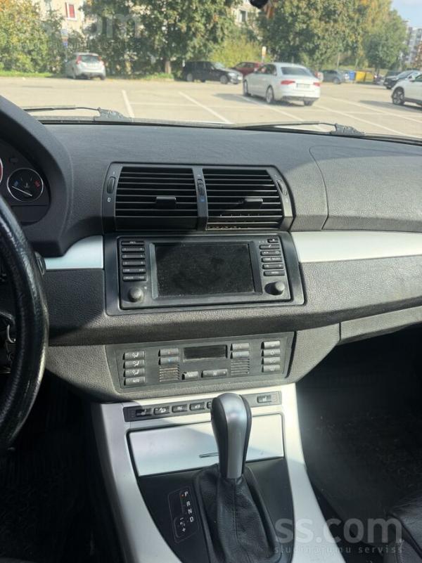 Grey BMW X5 2002 in Riga, with an engine capacity of 3.00 L and mileage of 300 thousand km for 2300 €, photo 10 on AUTOMOTO.COM.LV