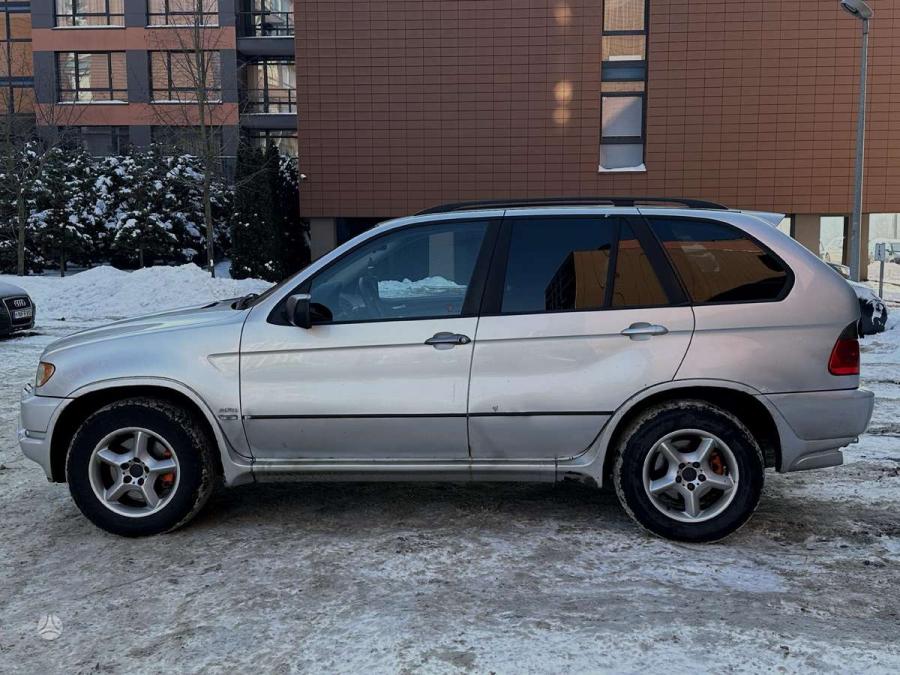 Grey BMW X5 2003 in Vilnius, with an engine capacity of 2.99 L and mileage of 442 thousand km for 2800 €, photo 9 on AUTOMOTO.COM.LV
