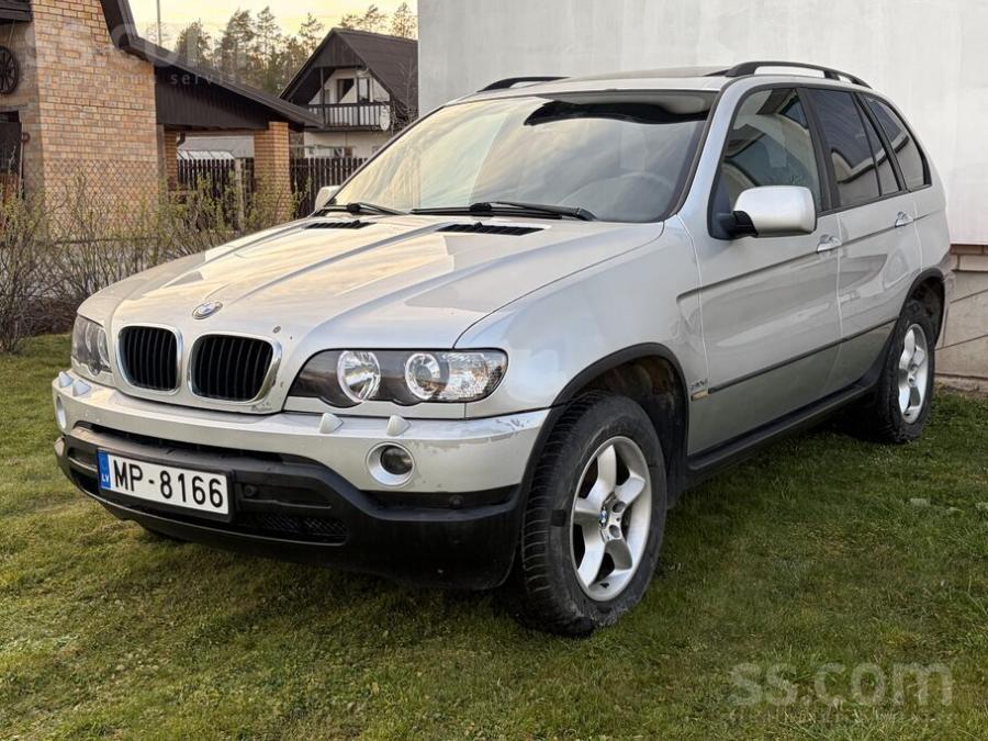 Grey BMW X5 2003 in Riga, with an engine capacity of 3.00 L and mileage of 299 thousand km for 3150 €, photo 1 on AUTOMOTO.COM.LV