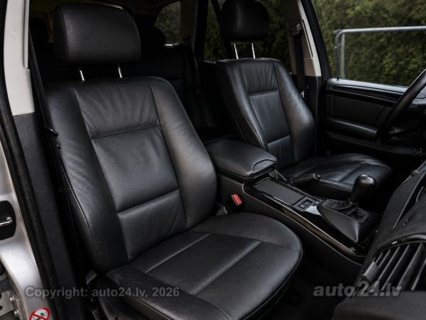 Grey BMW X5 2003 in Tallinn, with an engine capacity of 3.00 L and mileage of 267 thousand km for 5900 €, photo 10 on AUTOMOTO.COM.LV