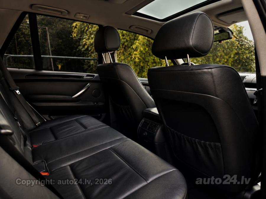 Pelēks BMW X5 2003 Tallina, ar dzinēja tilpumu 3.00 L un nobraukumu 267 tūkst. km par 5900 €, foto 14 vietnē AUTOMOTO.COM.LV