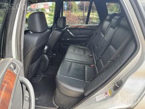 Grey BMW X5 2003 in Riga, with an engine capacity of 3.00 L and mileage of 323 thousand km for 6000 €, photo 6 on AUTOMOTO.COM.LV