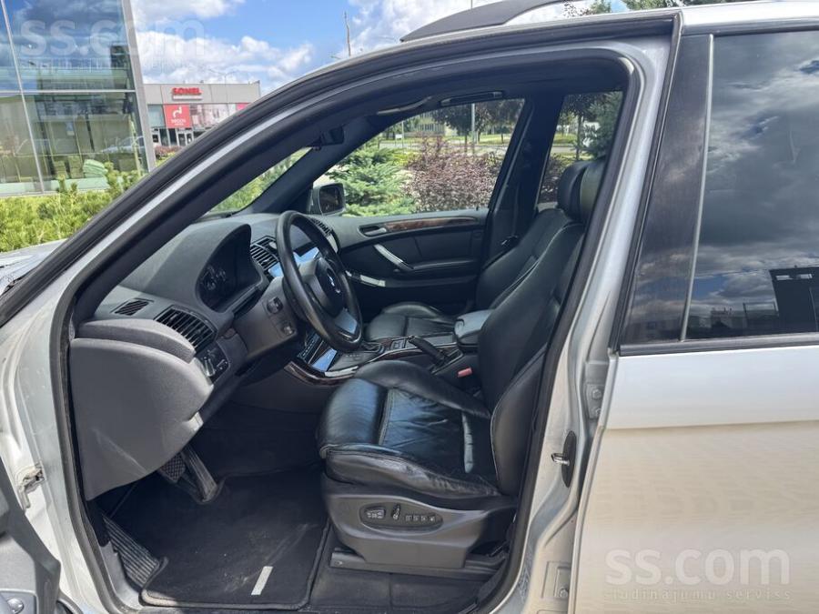 Grey BMW X5 2003 in Riga, with an engine capacity of 3.00 L and mileage of 323 thousand km for 6000 €, photo 7 on AUTOMOTO.COM.LV