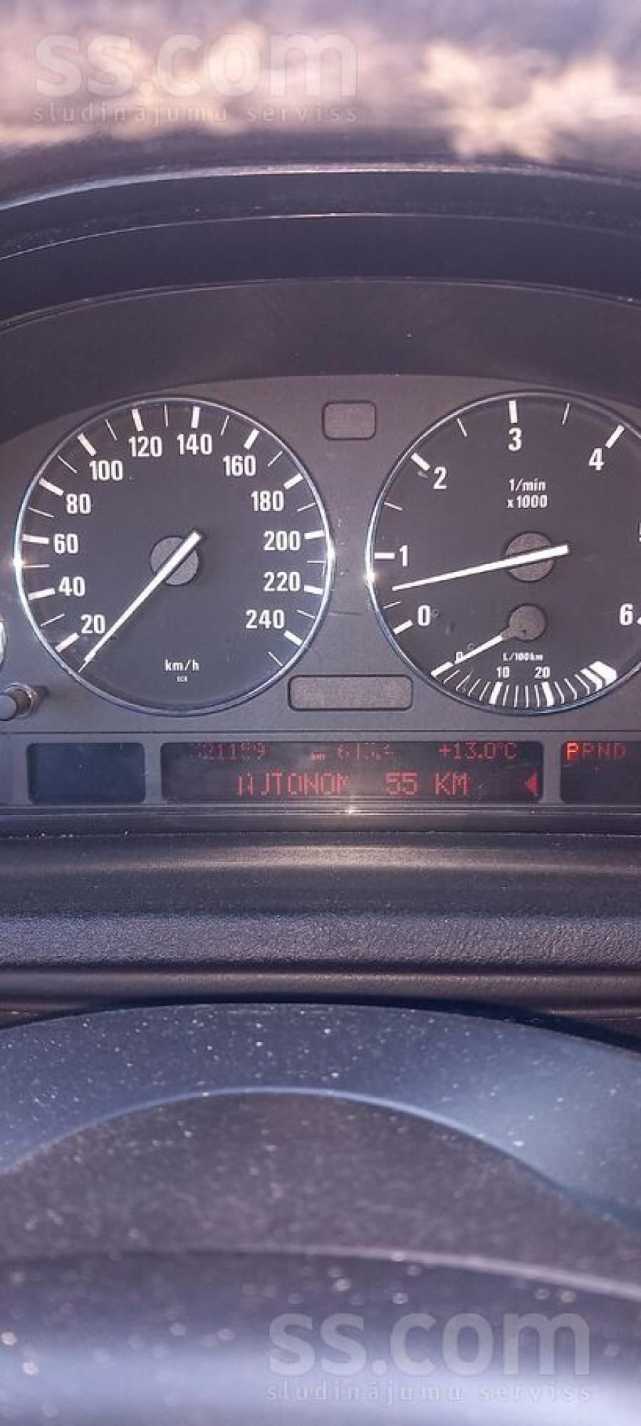 Grey BMW X5 2003 in Saldus, with an engine capacity of 3.00 L and mileage of 317 thousand km for 2500 €, photo 7 on AUTOMOTO.COM.LV