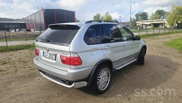 BMW X5 2003 in Jelgava on AUTOMOTO.COM.LV Grey BMW X5 2003 in Jelgava, with an engine capacity of 4.60 L and mileage of 191 thousand km for 6500 €, photo 5 on AUTOMOTO.COM.LV