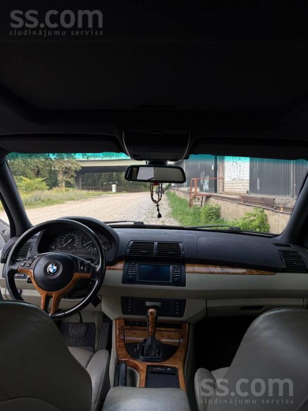 Pelēks BMW X5 2003 Rīga, ar dzinēja tilpumu 4.40 L un nobraukumu 370 tūkst. km par 4300 €, foto 5 vietnē AUTOMOTO.COM.LV