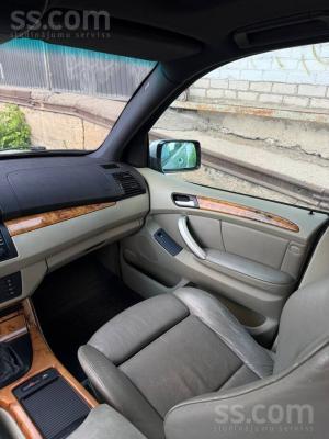 Pelēks BMW X5 2003 Rīga, ar dzinēja tilpumu 4.40 L un nobraukumu 370 tūkst. km par 4300 €, foto 6 vietnē AUTOMOTO.COM.LV