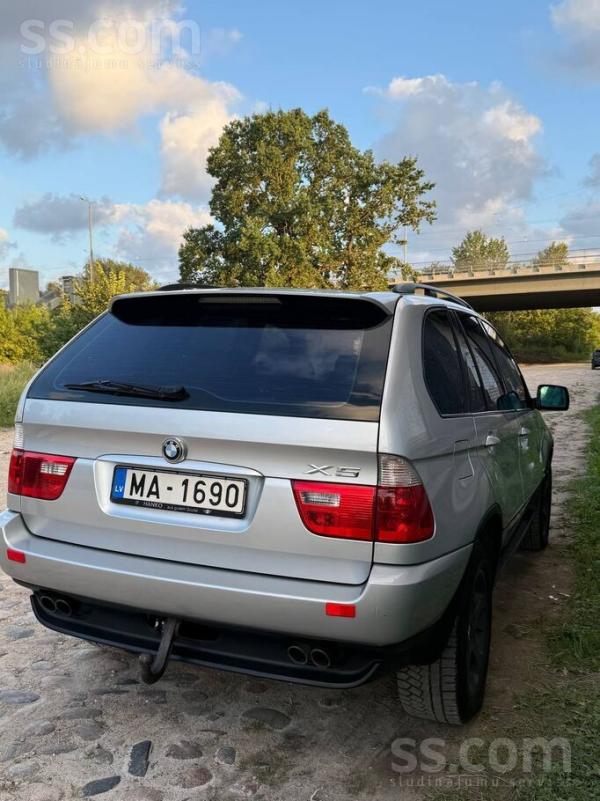 Pelēks BMW X5 2003 Rīga, ar dzinēja tilpumu 4.40 L un nobraukumu 370 tūkst. km par 4300 €, foto 9 vietnē AUTOMOTO.COM.LV