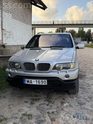 Pelēks BMW X5 2003 Rīga, ar dzinēja tilpumu 4.40 L un nobraukumu 370 tūkst. km par 4300 €, foto 1 vietnē AUTOMOTO.COM.LV
