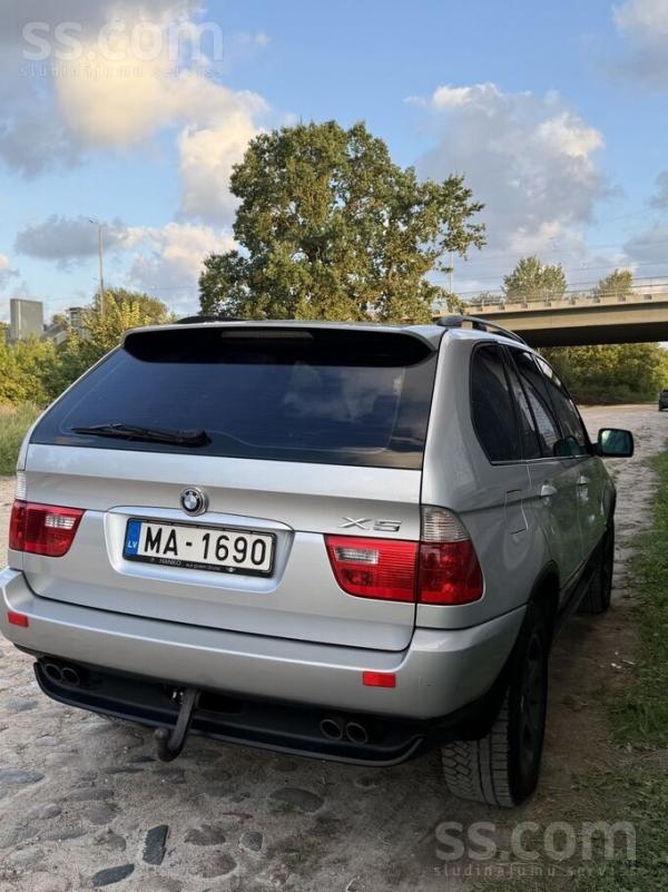 Grey BMW X5 2003 in Riga, with an engine capacity of 4.40 L and mileage of 370 thousand km for 4300 €, photo 3 on AUTOMOTO.COM.LV
