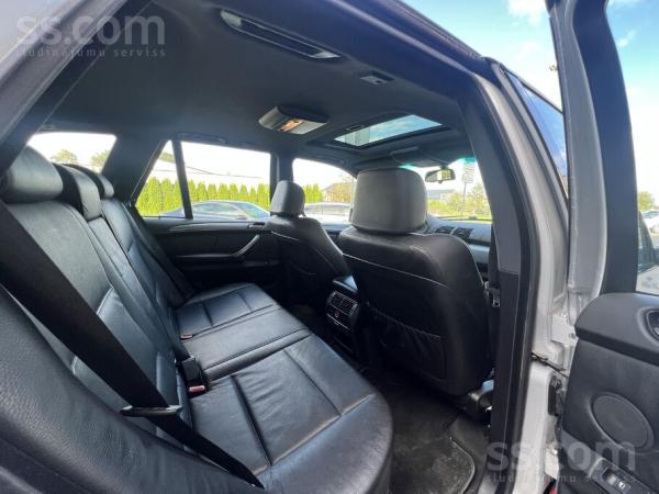 Grey BMW X5 2003 in Riga, with an engine capacity of 3.00 L and mileage of 370 thousand km for 3500 €, photo 10 on AUTOMOTO.COM.LV