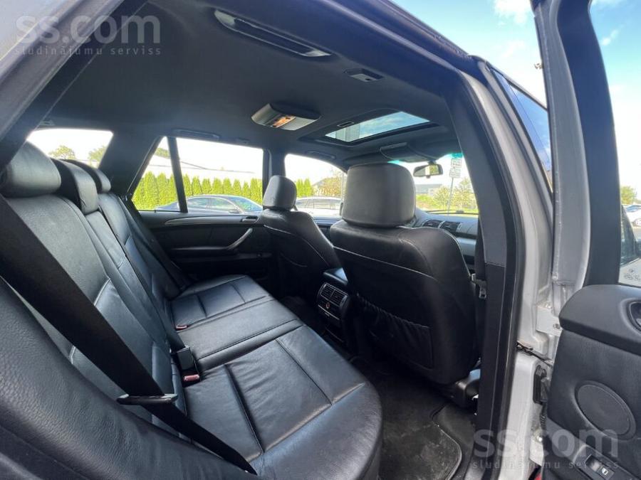 Grey BMW X5 2003 in Riga, with an engine capacity of 3.00 L and mileage of 370 thousand km for 3350 €, photo 10 on AUTOMOTO.COM.LV