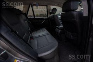 Grey BMW X5 2004 in Jelgava, with an engine capacity of 3.00 L and mileage of 0 thousand km for 3200 €, photo 8 on AUTOMOTO.COM.LV