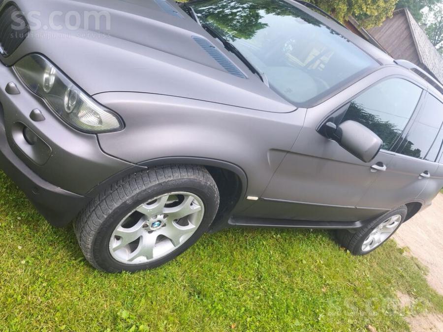 Grey BMW X5 2004 in Liepaja, with an engine capacity of 3.00 L and mileage of 498 thousand km for 5200 €, photo 1 on AUTOMOTO.COM.LV