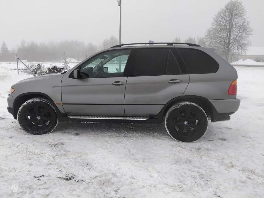 Grey BMW X5 2004 in Sirvintos, with an engine capacity of 2.99 L and mileage of 196 thousand km for 5000 €, photo 5 on AUTOMOTO.COM.LV