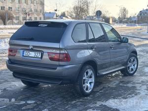 Pelēks BMW X5 2004 Jelgava, ar dzinēja tilpumu 3.00 L un nobraukumu 313 tūkst. km par 5490 €, foto 2 vietnē AUTOMOTO.COM.LV