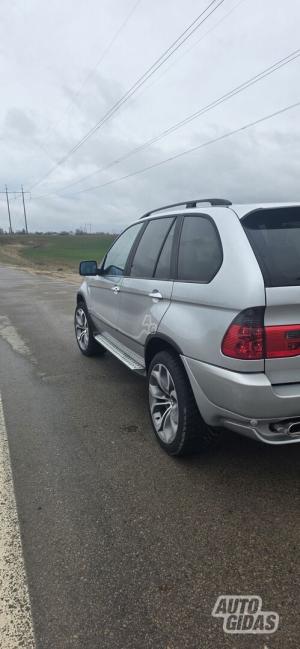 Grey BMW X5 2004 in Jonava, with an engine capacity of 3.00 L and mileage of 317 thousand km for 4500 €, photo 5 on AUTOMOTO.COM.LV