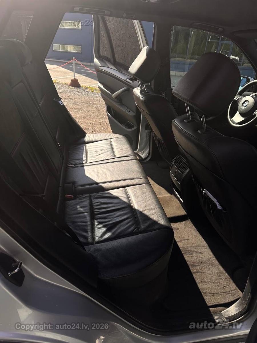 Grey BMW X5 2004 in Tallinn, with an engine capacity of 3.00 L and mileage of 258 thousand km for 3700 €, photo 13 on AUTOMOTO.COM.LV