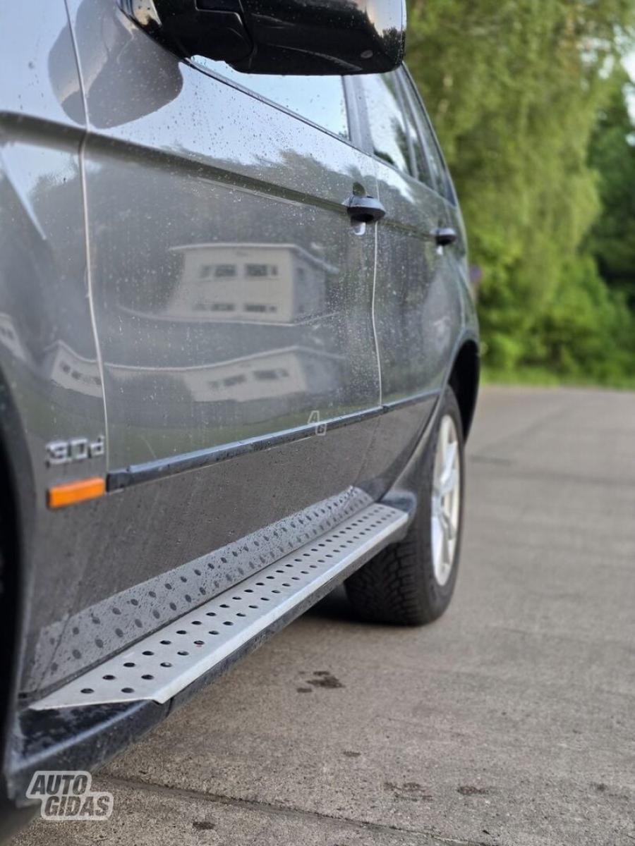 Pelēks BMW X5 2004 Viļņa, ar dzinēja tilpumu 3.00 L un nobraukumu 393 tūkst. km par 3100 €, foto 3 vietnē AUTOMOTO.COM.LV