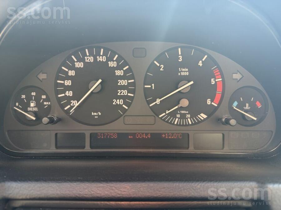 Pelēks BMW X5 2004 Daugavpils, ar dzinēja tilpumu 3.00 L un nobraukumu 320 tūkst. km par 3200 €, foto 9 vietnē AUTOMOTO.COM.LV