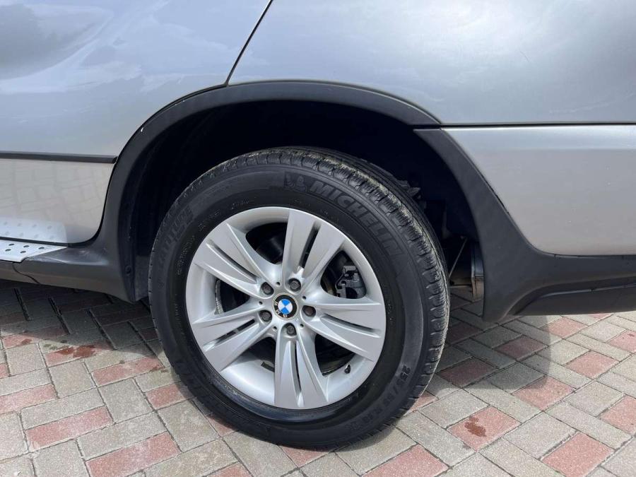 Grey BMW X5 2004 in Vilnius, with an engine capacity of 2.99 L and mileage of 411 thousand km for 5350 €, photo 14 on AUTOMOTO.COM.LV