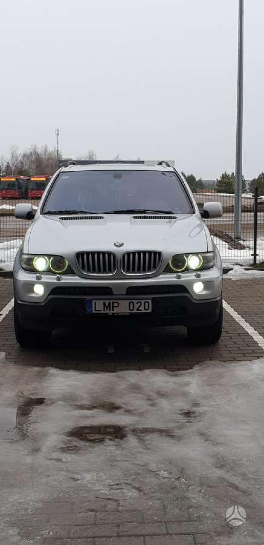Grey BMW X5 2004 in Vilnius, with an engine capacity of 2.99 L and mileage of 269 thousand km for 4700 €, photo 3 on AUTOMOTO.COM.LV