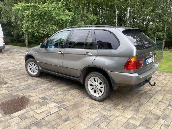 Pelēks BMW X5 2004 Viļņa, ar dzinēja tilpumu 2.99 L un nobraukumu 282 tūkst. km par 5500 €, foto 4 vietnē AUTOMOTO.COM.LV