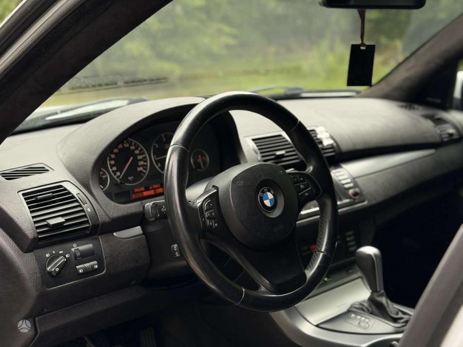 Grey BMW X5 2004 in Vilnius, with an engine capacity of 0.00 L and mileage of 391 thousand km for 4750 €, photo 8 on AUTOMOTO.COM.LV