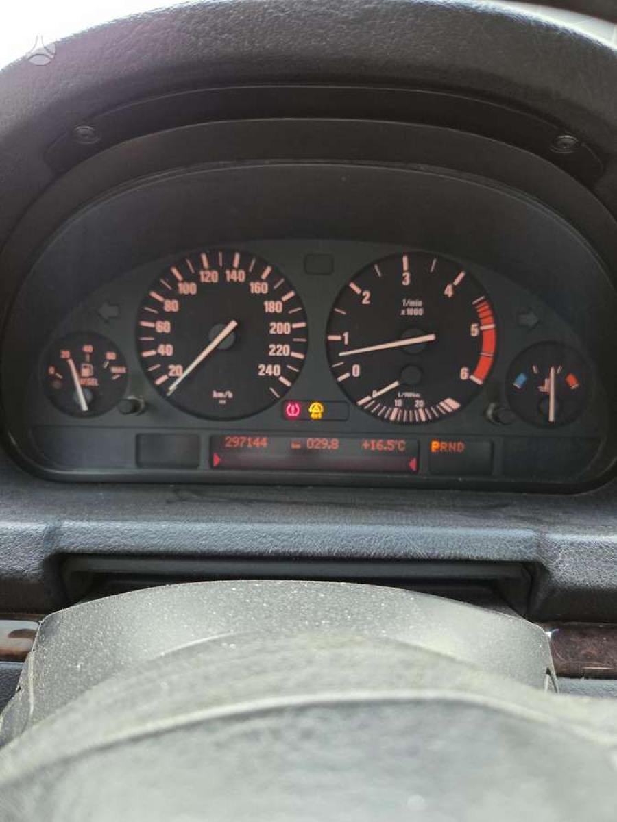 Pelēks BMW X5 2004 Klaipėda, ar dzinēja tilpumu 2.99 L un nobraukumu 297 tūkst. km par 4000 €, foto 1 vietnē AUTOMOTO.COM.LV
