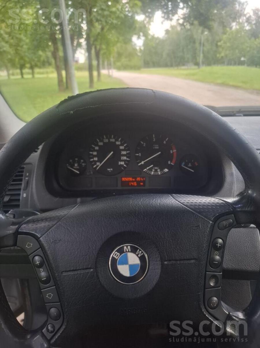 Grey BMW X5 2004 in Riga, with an engine capacity of 3.00 L and mileage of 305 thousand km for 3100 €, photo 12 on AUTOMOTO.COM.LV