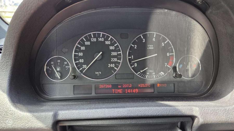 Grey BMW X5 2004 in Alytus, with an engine capacity of 2.98 L and mileage of 268 thousand km for 4300 €, photo 11 on AUTOMOTO.COM.LV