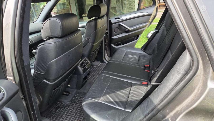 Grey BMW X5 2004 in Alytus, with an engine capacity of 2.98 L and mileage of 268 thousand km for 4300 €, photo 14 on AUTOMOTO.COM.LV