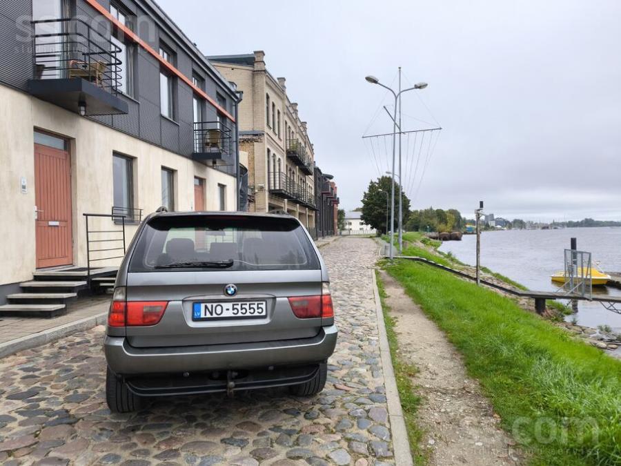 Grey BMW X5 2004 in Riga, with an engine capacity of 3.00 L and mileage of 380 thousand km for 4650 €, photo 5 on AUTOMOTO.COM.LV