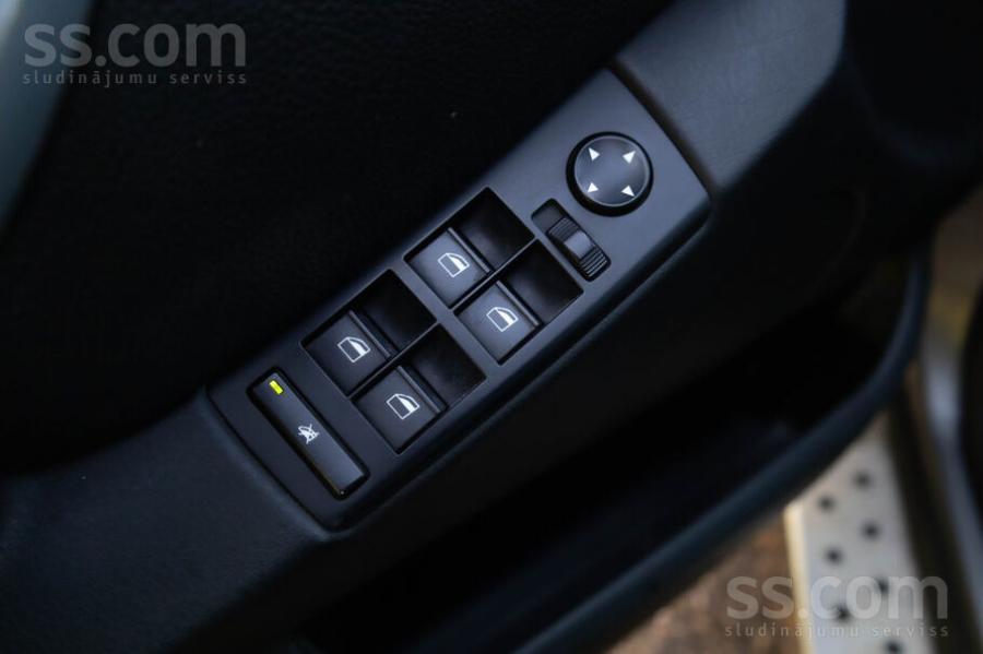 Pelēks BMW X5 2004 Rīga, ar dzinēja tilpumu 3.00 L un nobraukumu 276 tūkst. km par 3990 €, foto 12 vietnē AUTOMOTO.COM.LV