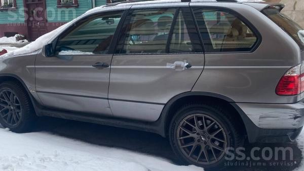 Pelēks BMW X5 2005 Rīga, ar dzinēja tilpumu 3.00 L un nobraukumu 107 tūkst. km par 2300 €, foto 4 vietnē AUTOMOTO.COM.LV