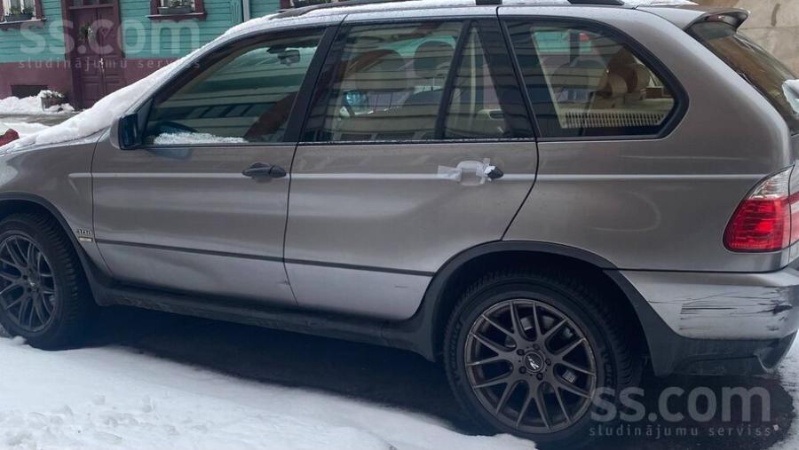 Pelēks BMW X5 2005 Rīga, ar dzinēja tilpumu 3.00 L un nobraukumu 107 tūkst. km par 2300 €, foto 4 vietnē AUTOMOTO.COM.LV