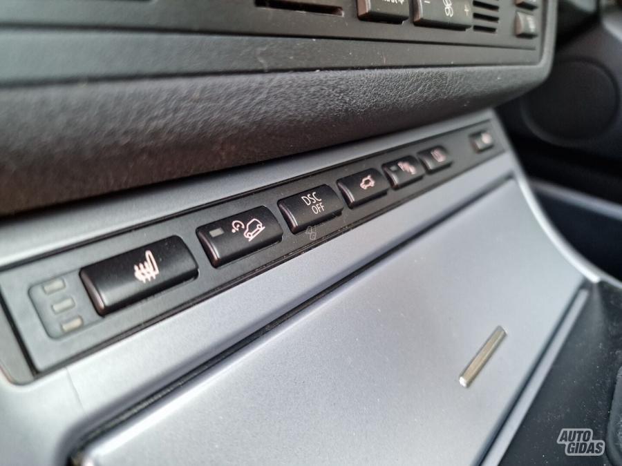 Grey BMW X5 2005 in Vilnius, with an engine capacity of 3.00 L and mileage of 237 thousand km for 5999 €, photo 18 on AUTOMOTO.COM.LV