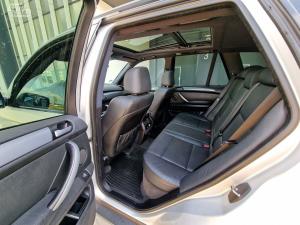 Grey BMW X5 2005 in Vilnius, with an engine capacity of 3.00 L and mileage of 237 thousand km for 5999 €, photo 22 on AUTOMOTO.COM.LV