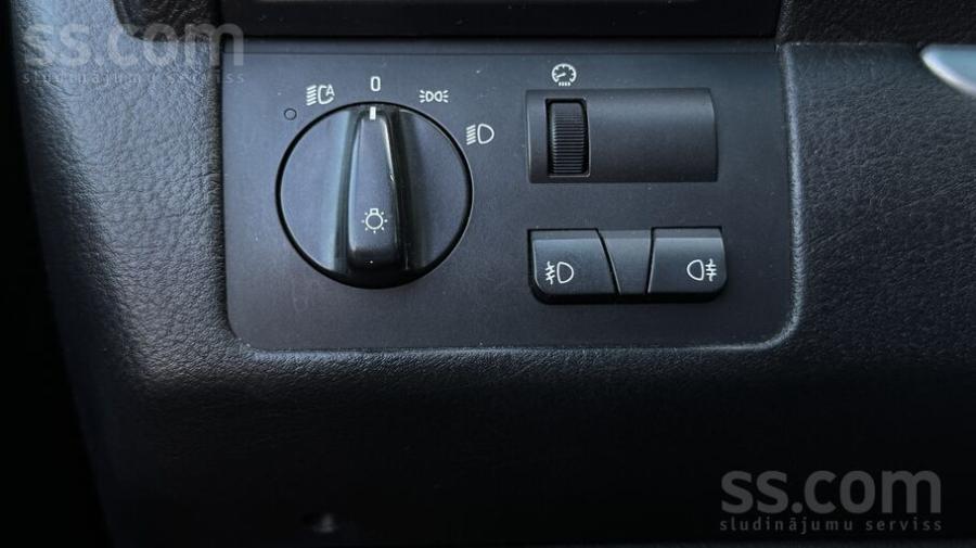 Pelēks BMW X5 2005 Rīga, ar dzinēja tilpumu 3.00 L un nobraukumu 310 tūkst. km par 4950 €, foto 28 vietnē AUTOMOTO.COM.LV