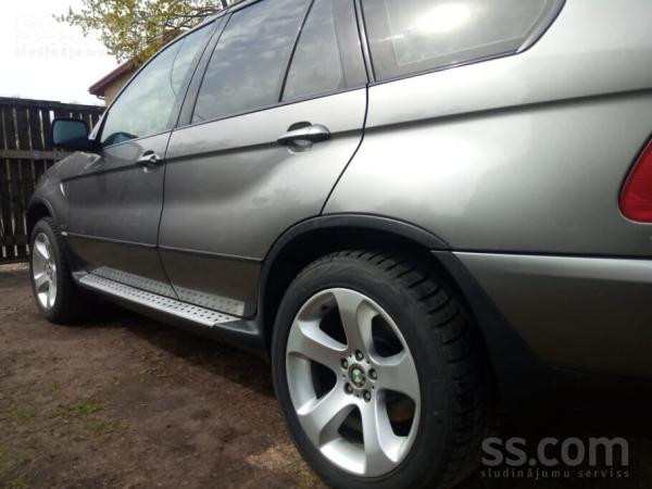 Grey BMW X5 2005 in Riga, with an engine capacity of 3.00 L and mileage of 296 thousand km for 7600 €, photo 1 on AUTOMOTO.COM.LV