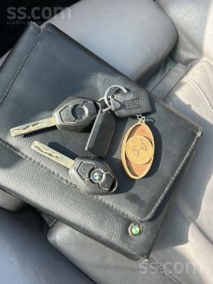 Pelēks BMW X5 2005 Rīga, ar dzinēja tilpumu 3.00 L un nobraukumu 503 tūkst. km par 2700 €, foto 22 vietnē AUTOMOTO.COM.LV
