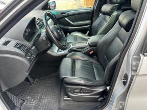 Grey BMW X5 2005 in Riga, with an engine capacity of 3.00 L and mileage of 395 thousand km for 6900 €, photo 16 on AUTOMOTO.COM.LV