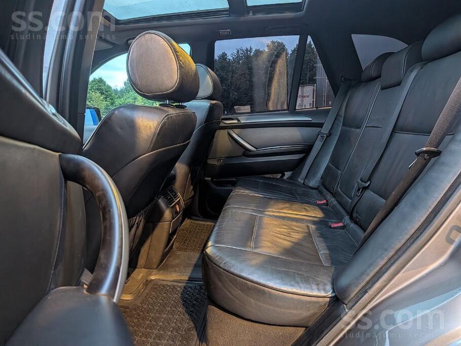 Grey BMW X5 2005 in Riga, with an engine capacity of 3.00 L and mileage of 363 thousand km for 4900 €, photo 10 on AUTOMOTO.COM.LV
