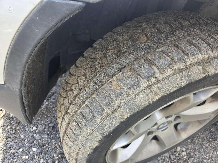 Pelēks BMW X5 2005 Viļņa, ar dzinēja tilpumu 3.00 L un nobraukumu 379 tūkst. km par 3100 €, foto 6 vietnē AUTOMOTO.COM.LV